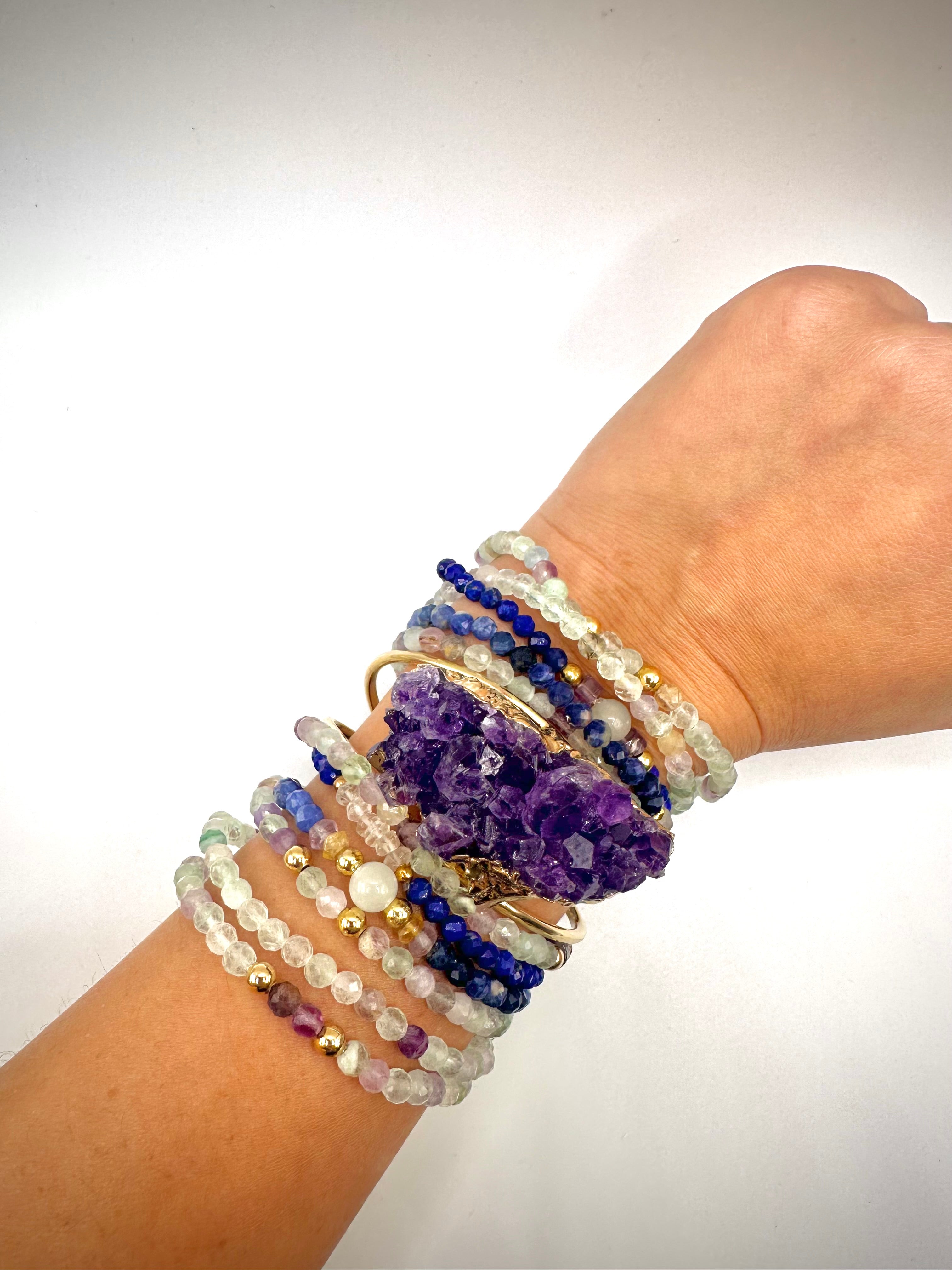 Benefits of Wearing Crystal Jewelry By Santiago Saavedra – The Harmony ...